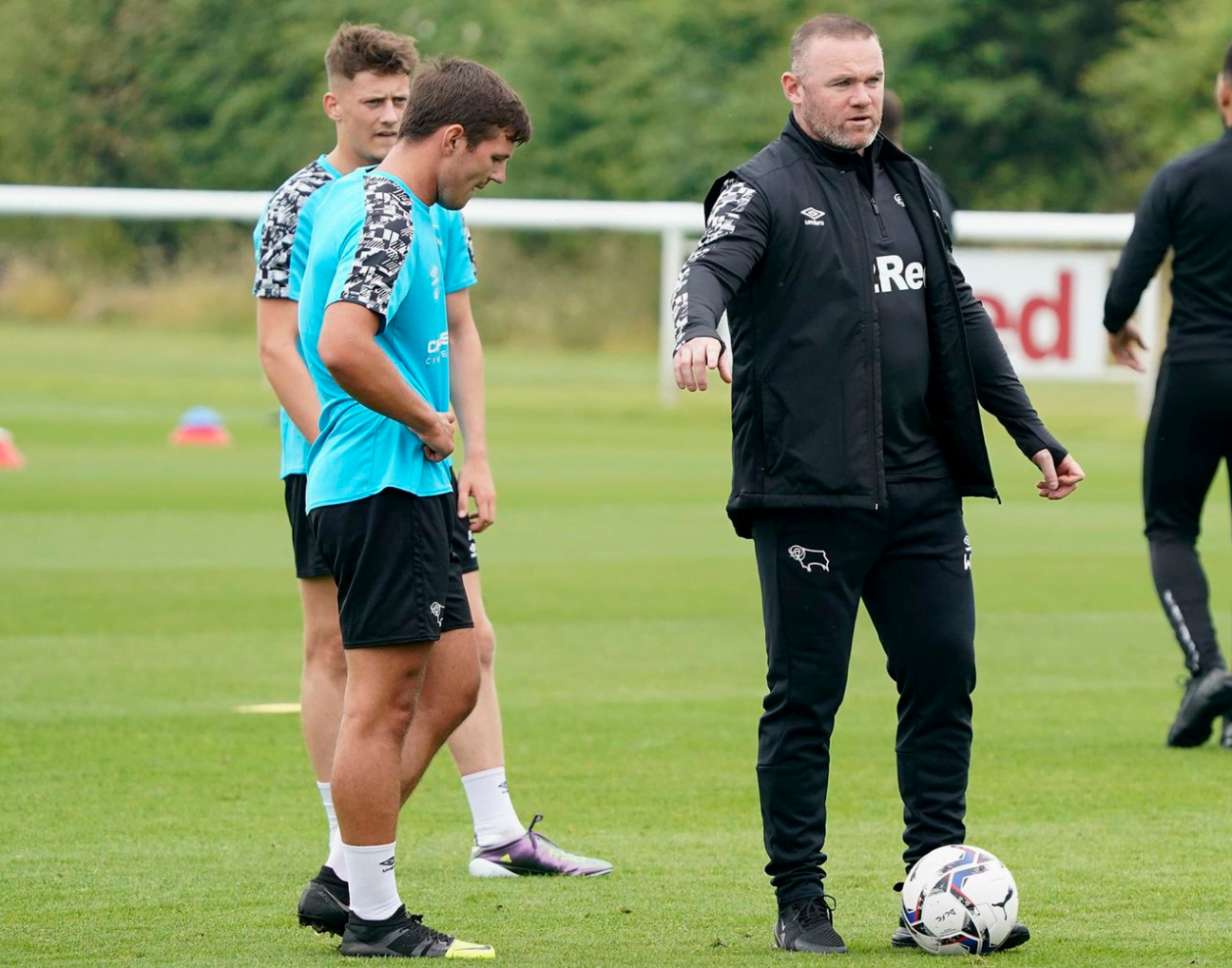 Tidligere Liverpool-spiller Bobby Duncan har reist til Danmark ...