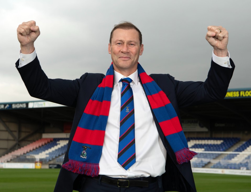 Duncan «Big Dunc» Ferguson tar over klubb i fritt fall
